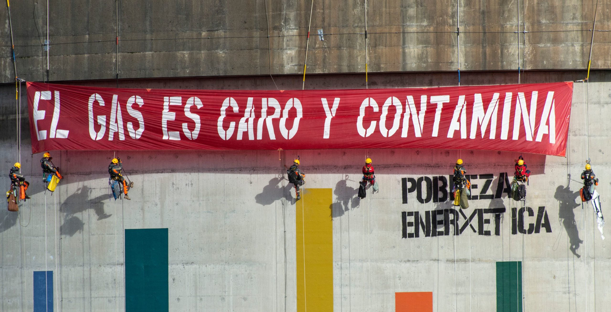 🔴ACCIÓN🔴 Entramos en la regasificadora de Reganosa. - ES | Greenpeace ...