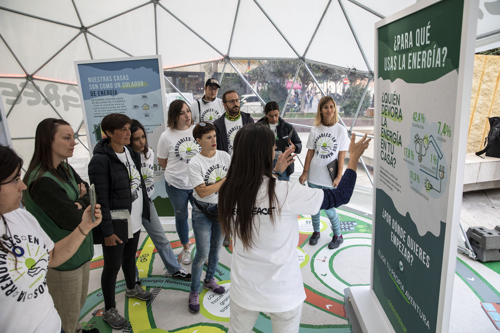 Greenpeace presenta su campaña ‘Renovables en tus manos ya. Es posible, es el momento’ - ES ...