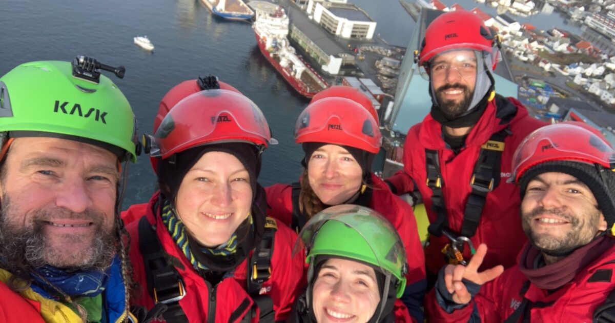 Termina sin arrestos la protesta de Greenpeace contra Shell - ES ...