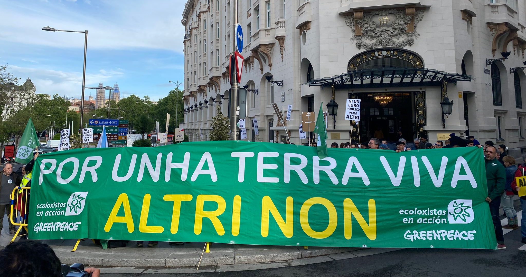 Altri non! llega al Congreso en Madrid - ES | Greenpeace España